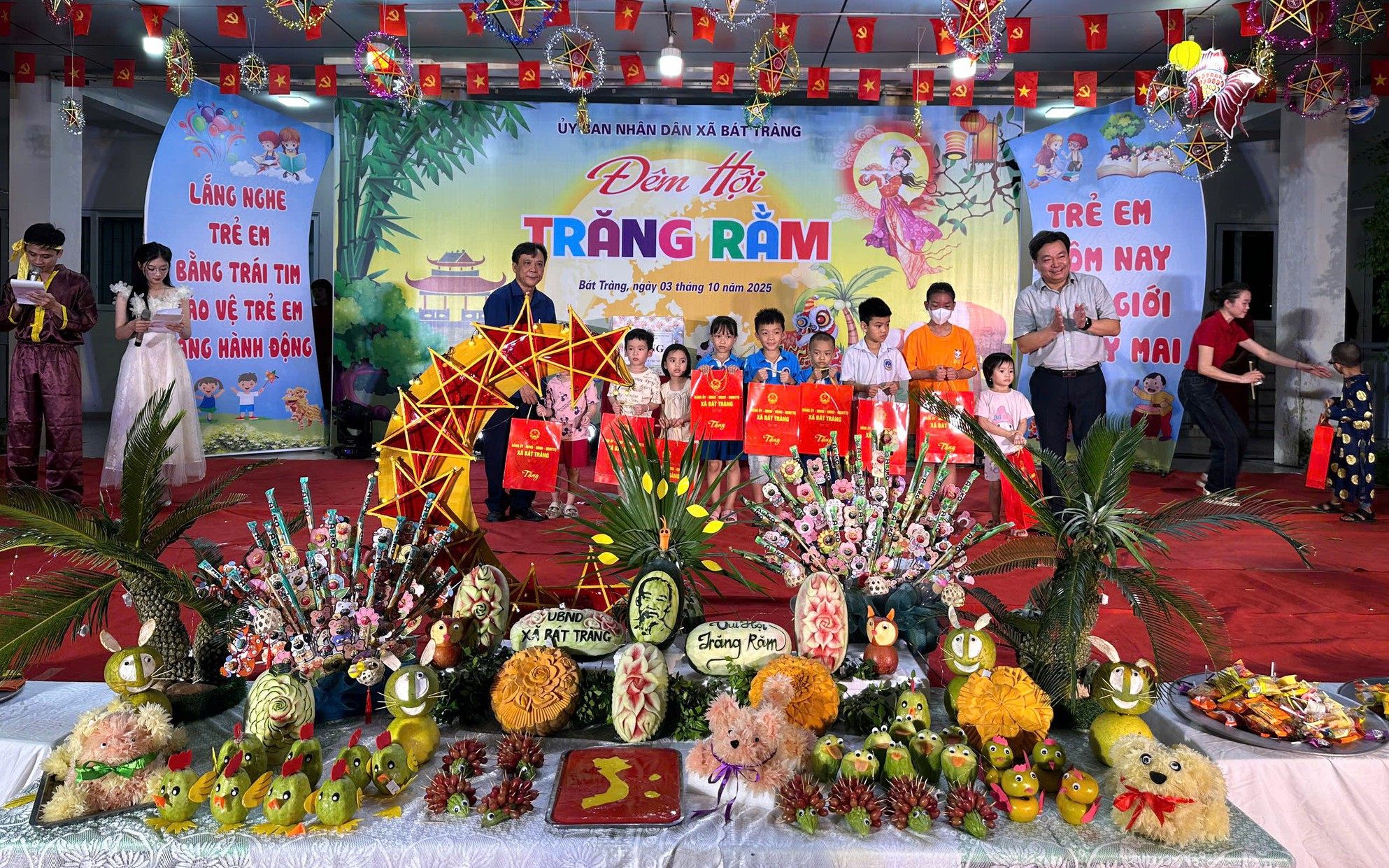 Bát Tràng rộn ràng Đêm hội Trăng rằm 2025