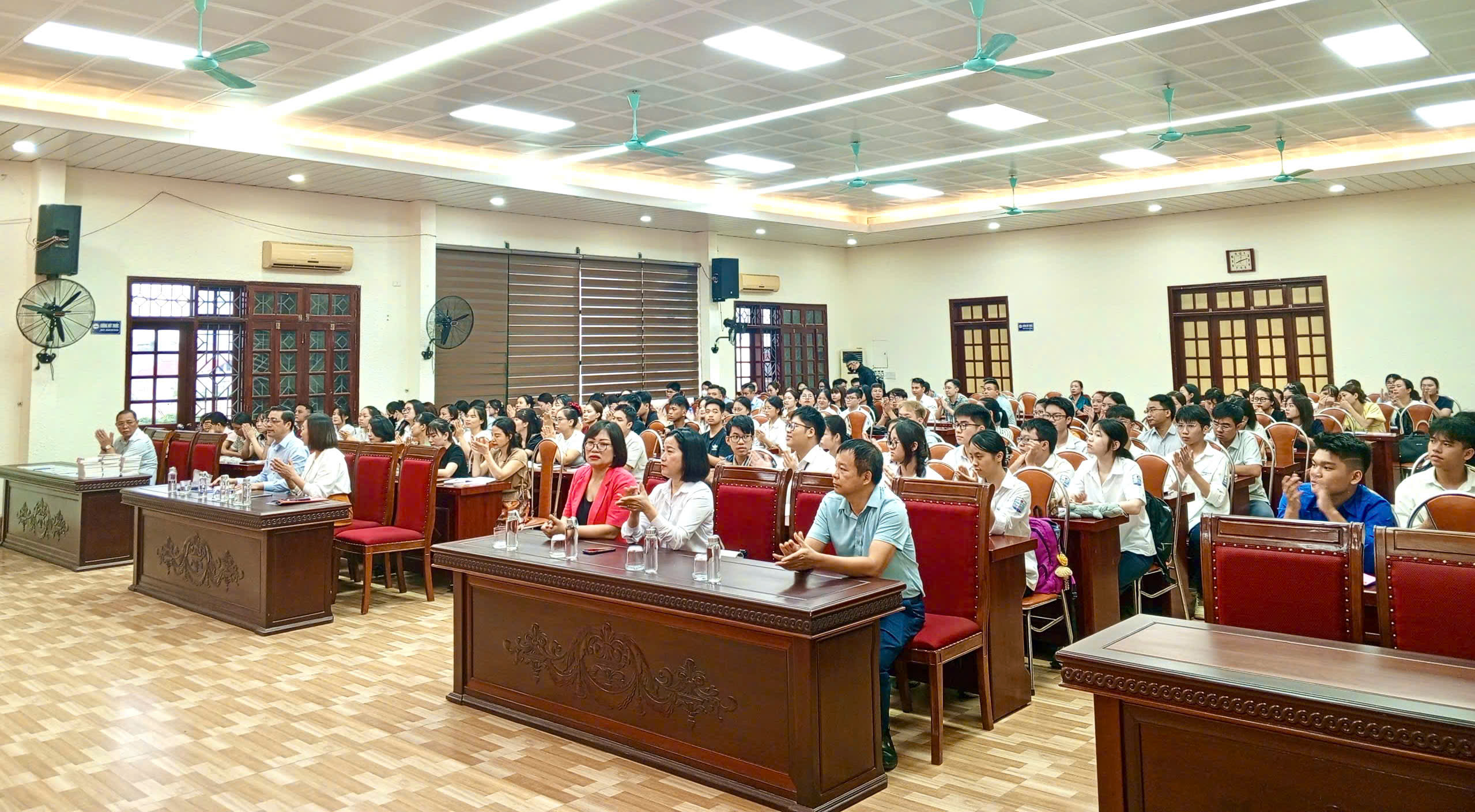 Trung tâm Chính trị khu vực Thanh Trì: Lớp bồi dưỡng nhận thức về Đảng ...