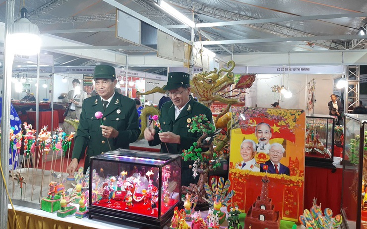Trẩy hội Xuân – Tôn vinh làng nghề Phượng Dực