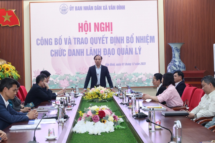Xã Vân Đình trao Quyết định bổ nhiệm chức danh lãnh đạo, quản lý Phòng ...